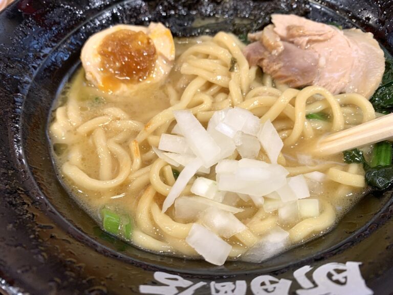 家系ラーメンの食べ方とカスタマイズの楽しみ方 Koku Ramen 